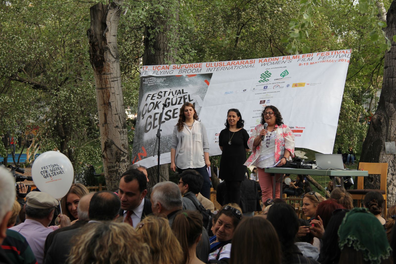 Uçan Süpürge Uluslararası Kadın Filmleri Festivali Başlıyor | STGM